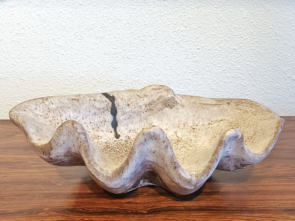 LARGE VINTAGE McCARTY POTTERY NUTMEG CLAMSHELL – Modern Redux